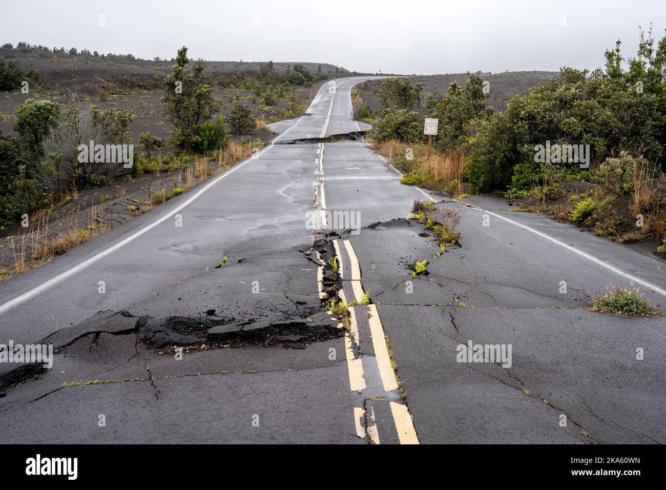 Hawaii earthquake road hi-res stock photography and images - Alamy