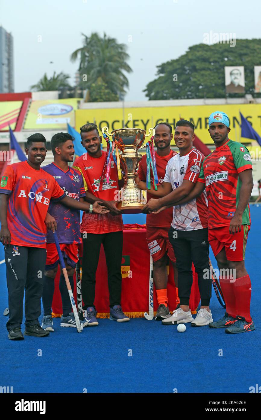 Six franchise team Icon players unveil the trophy, Bangladesh hockey is ...
