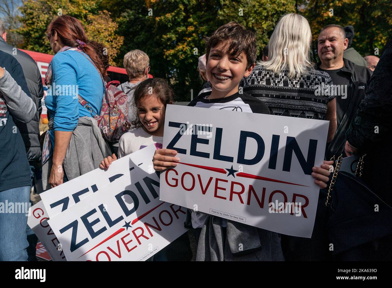 Thornwood, New York, USA. 31st Oct, 2022. People attend campaign stop ...