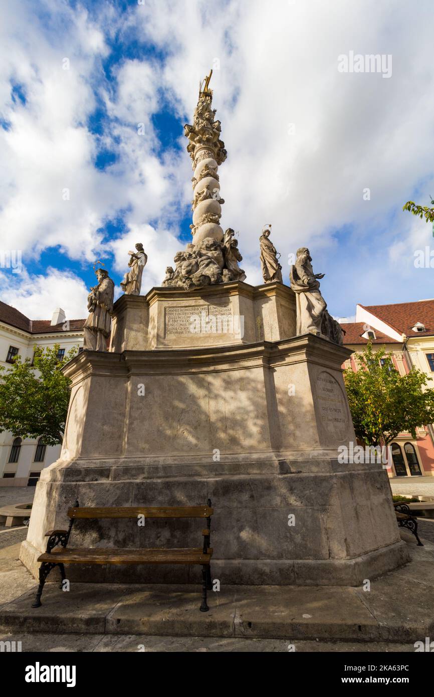 Holy trinity statue 1701 hi-res stock photography and images - Alamy
