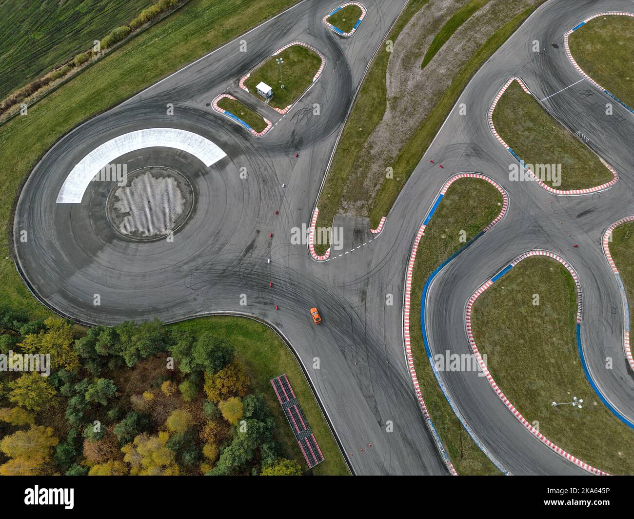 Car race track aerial hi-res stock photography and images - Alamy