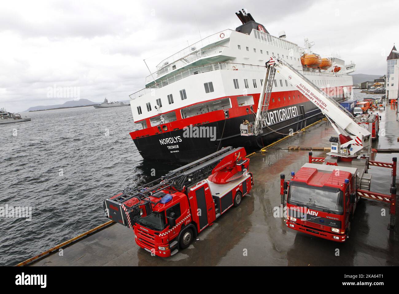 Capisizing hi-res stock photography and images - Alamy