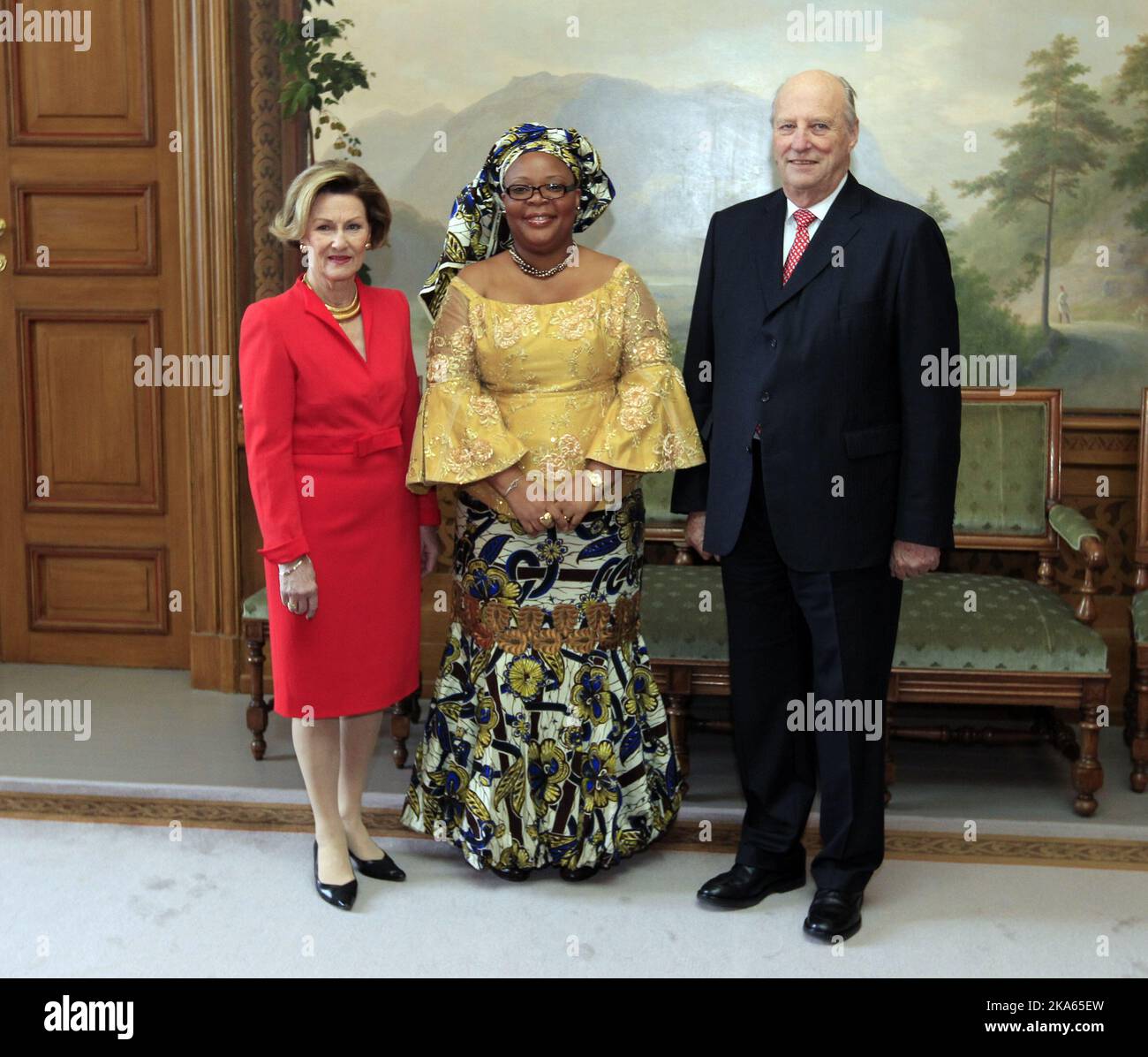 Liberian nobel laureate hi-res stock photography and images - Alamy