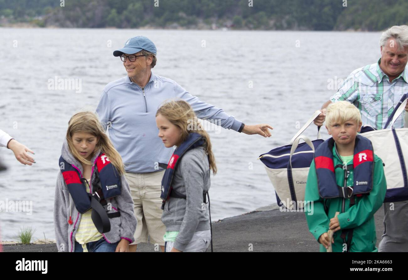 Bill Gates, his wife Melinda and children have been for a short visit ...