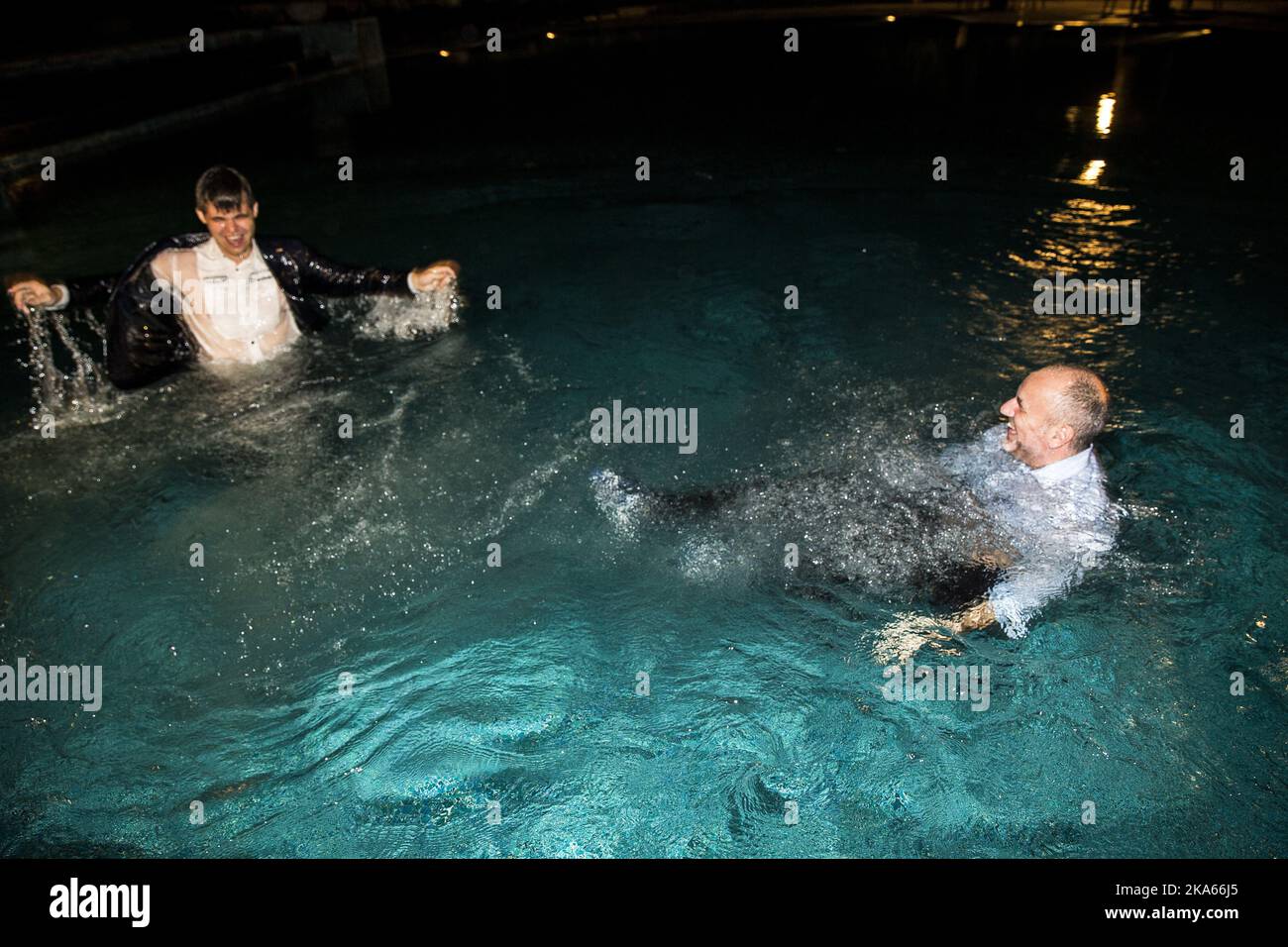 New World Chess Champion, Magnus Carlsen from Norway, celebrates ...