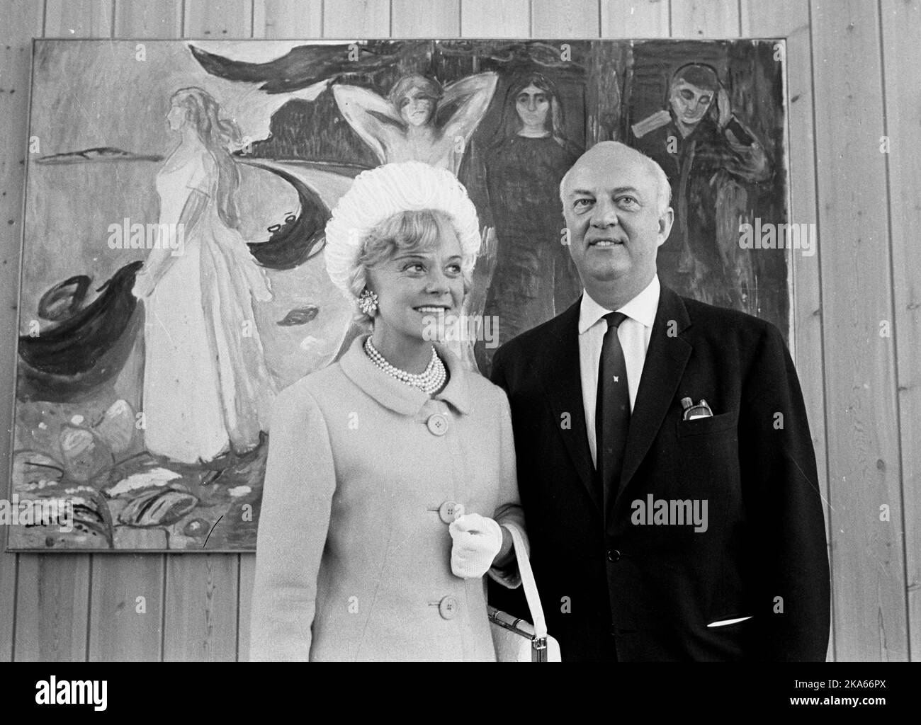 Sonja Henie (left) and Niels Onstad at the opening of the Munch Museum ...