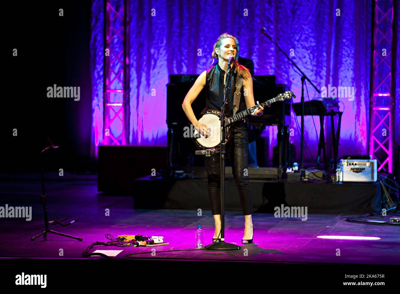 Emily Robison, Natalie Maines and Martie Maguire of US country band ...