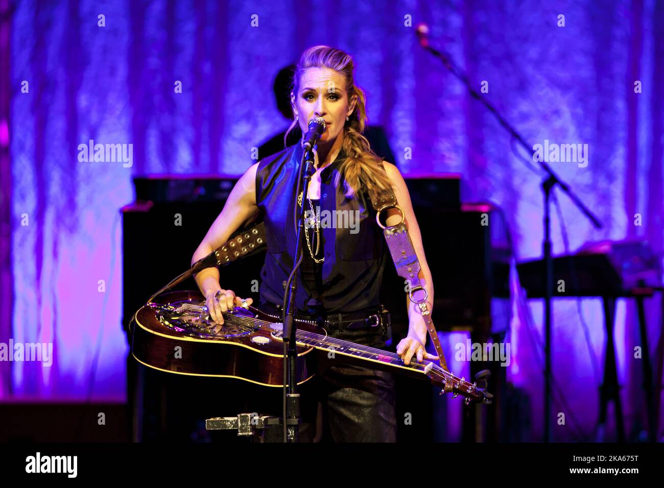 Emily Robison, Natalie Maines and Martie Maguire of US country band ...