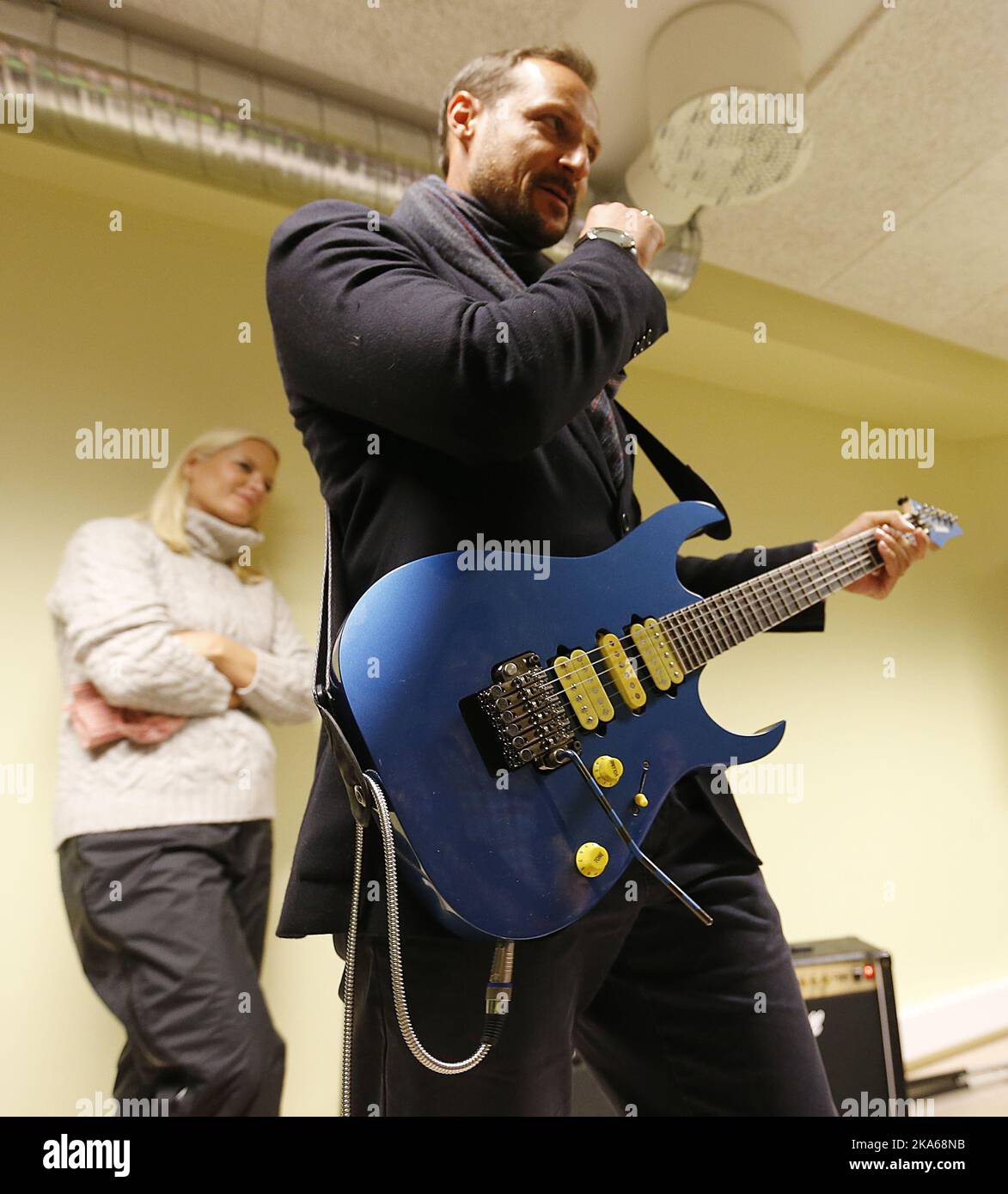 Frozen crown band hi-res stock photography and images - Alamy