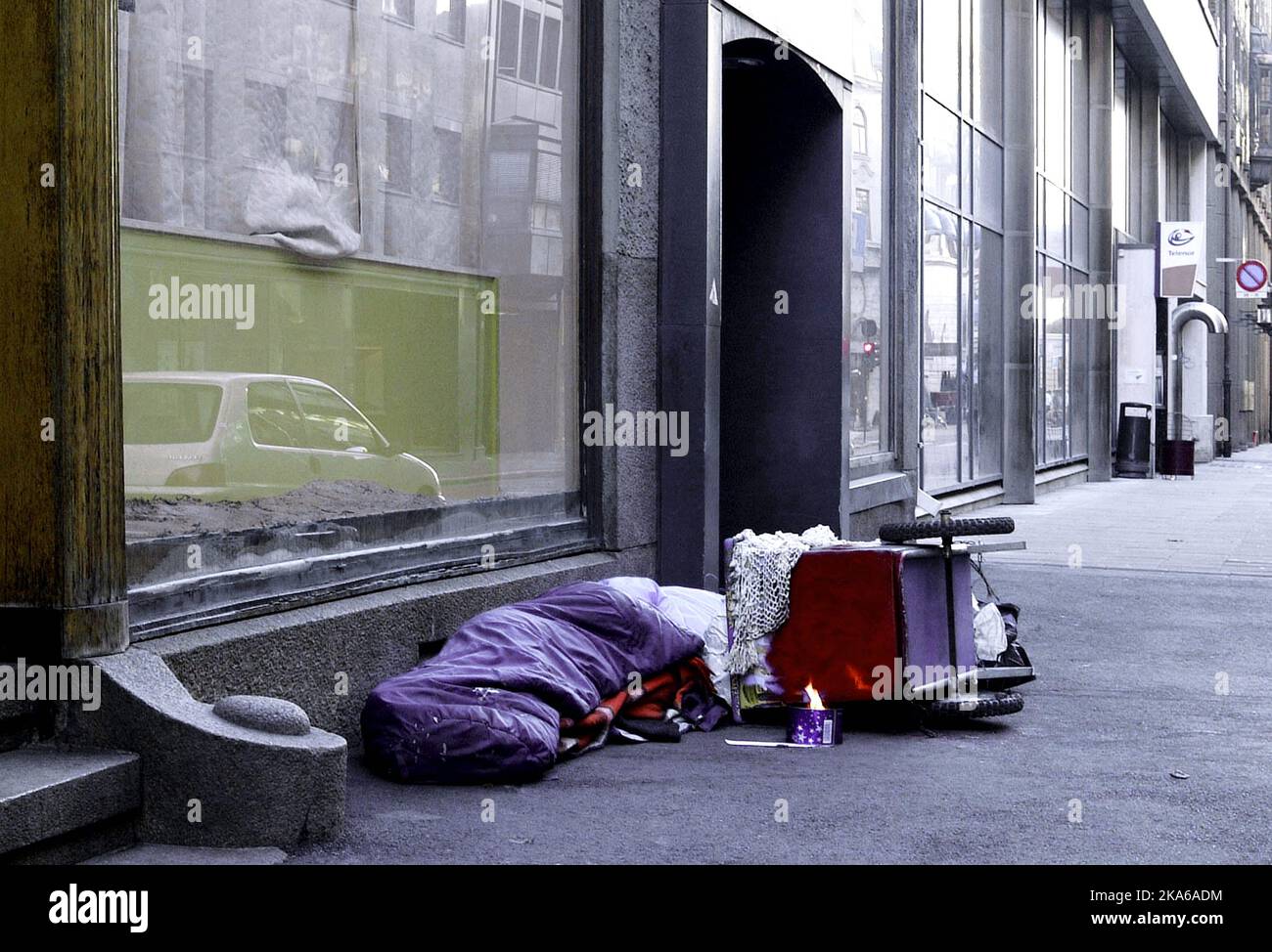 Homeless sleeping on the street. Oslo. Photo: © Jamie Parslow / Samfoto ...