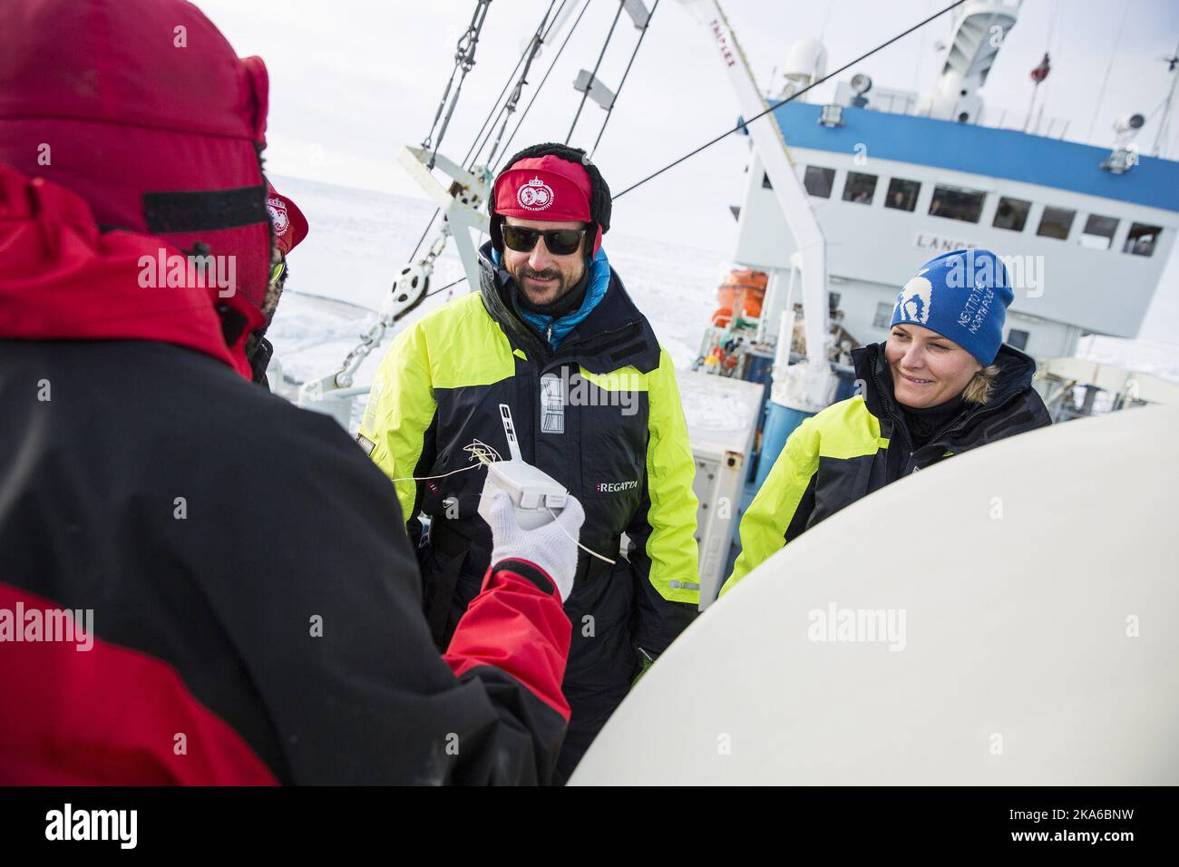 Measuring ships hi-res stock photography and images - Alamy