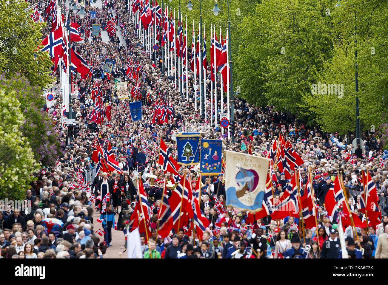 Children in parade flags norway hi-res stock photography and images - Alamy