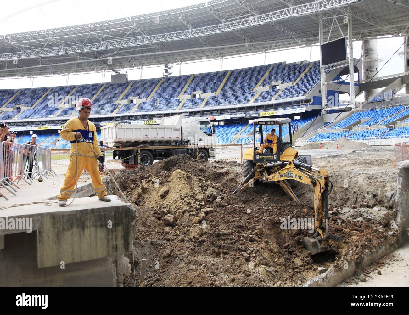 Rio de Janeiro, Brazil 20151006. Construction workers are working to ...