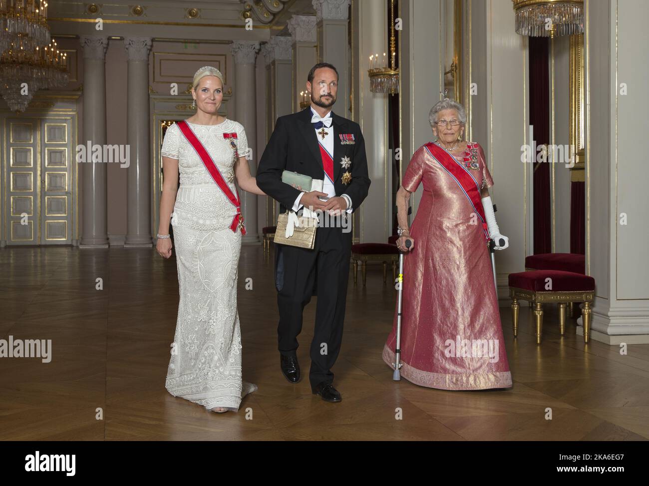 OSLO 20151022. Parliamentary Dinner. Princess Mette-Marit (left ...