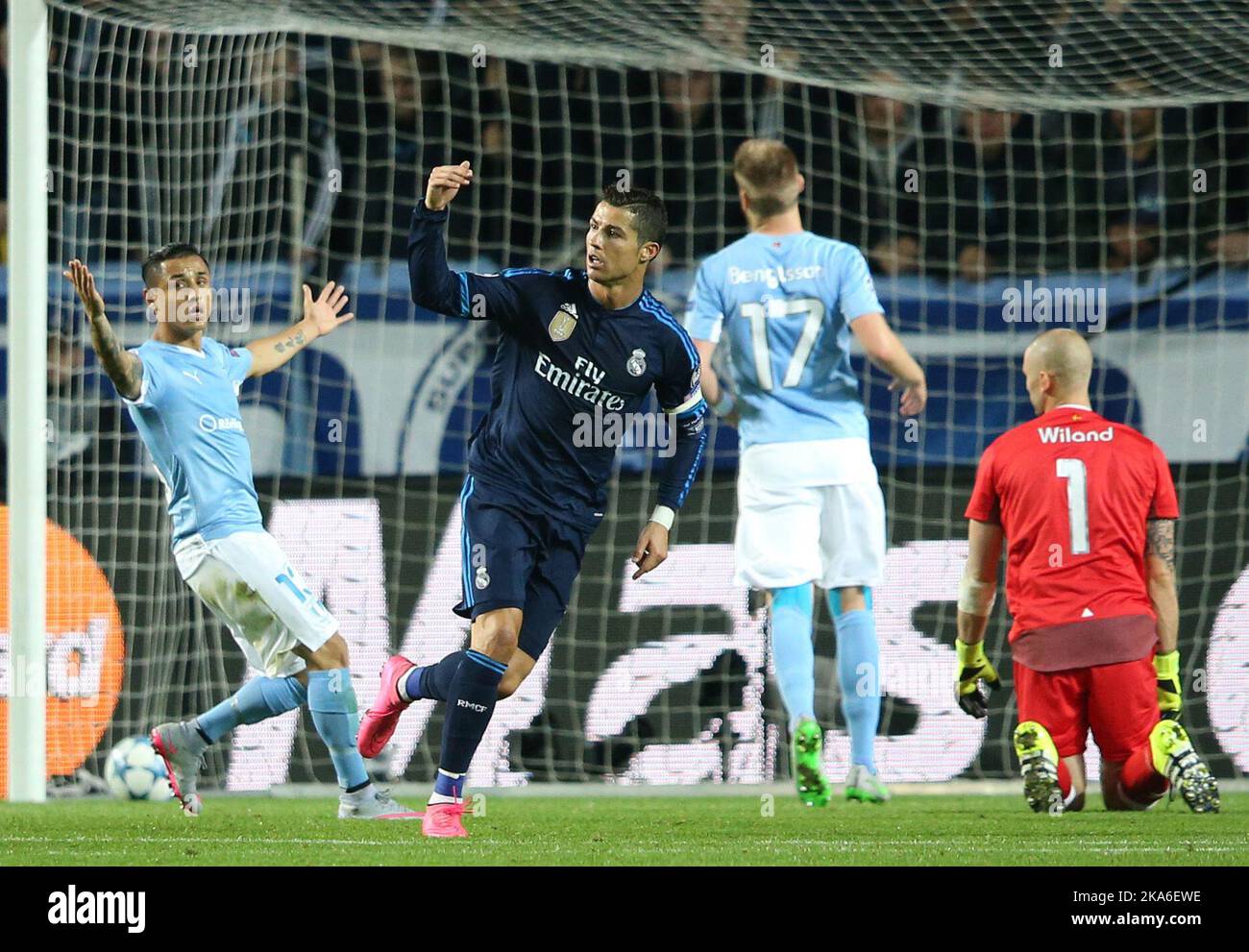 Real Madrid's Cristiano Ronaldo jubilates after scoring his 500th goal ...