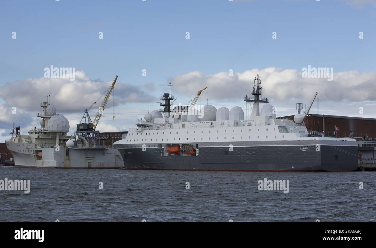 Name of ship hi-res stock photography and images - Alamy