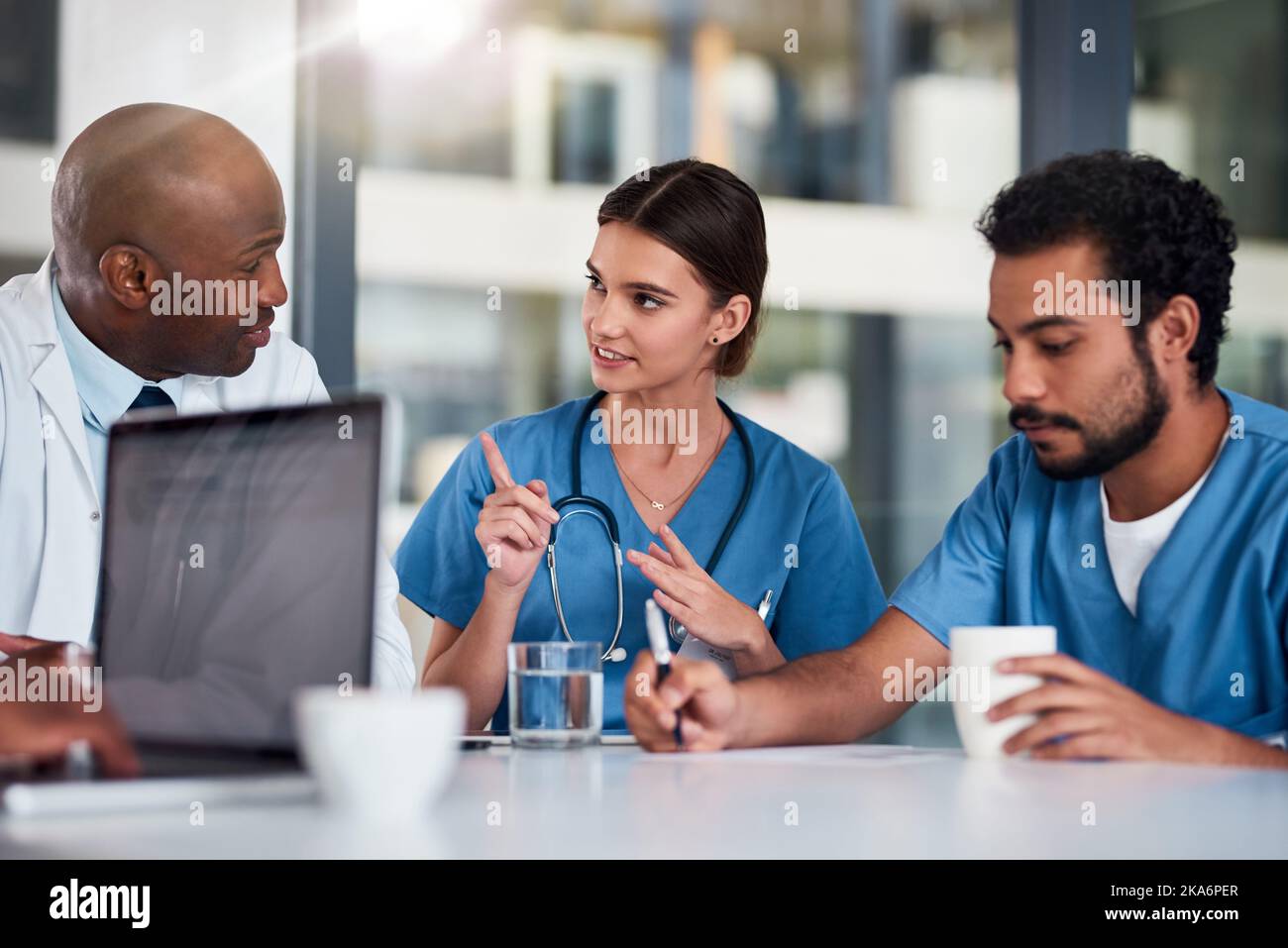 Group portrait of doctors hi-res stock photography and images - Alamy