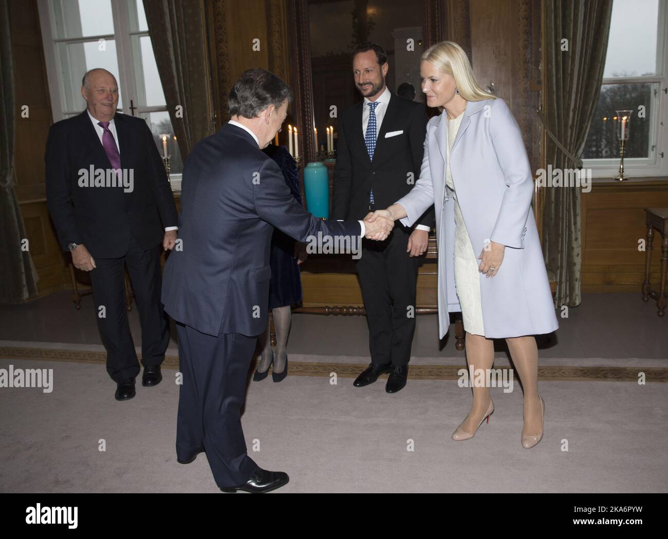 Queen sonja and crown prince haakon photo hi-res stock photography and ...