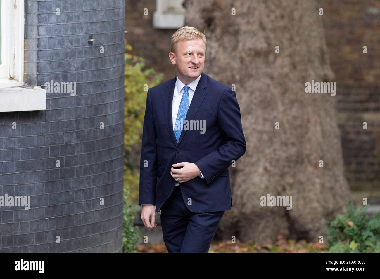 Oliver Dowden arrives at Downing Street this afternoon as Prime ...