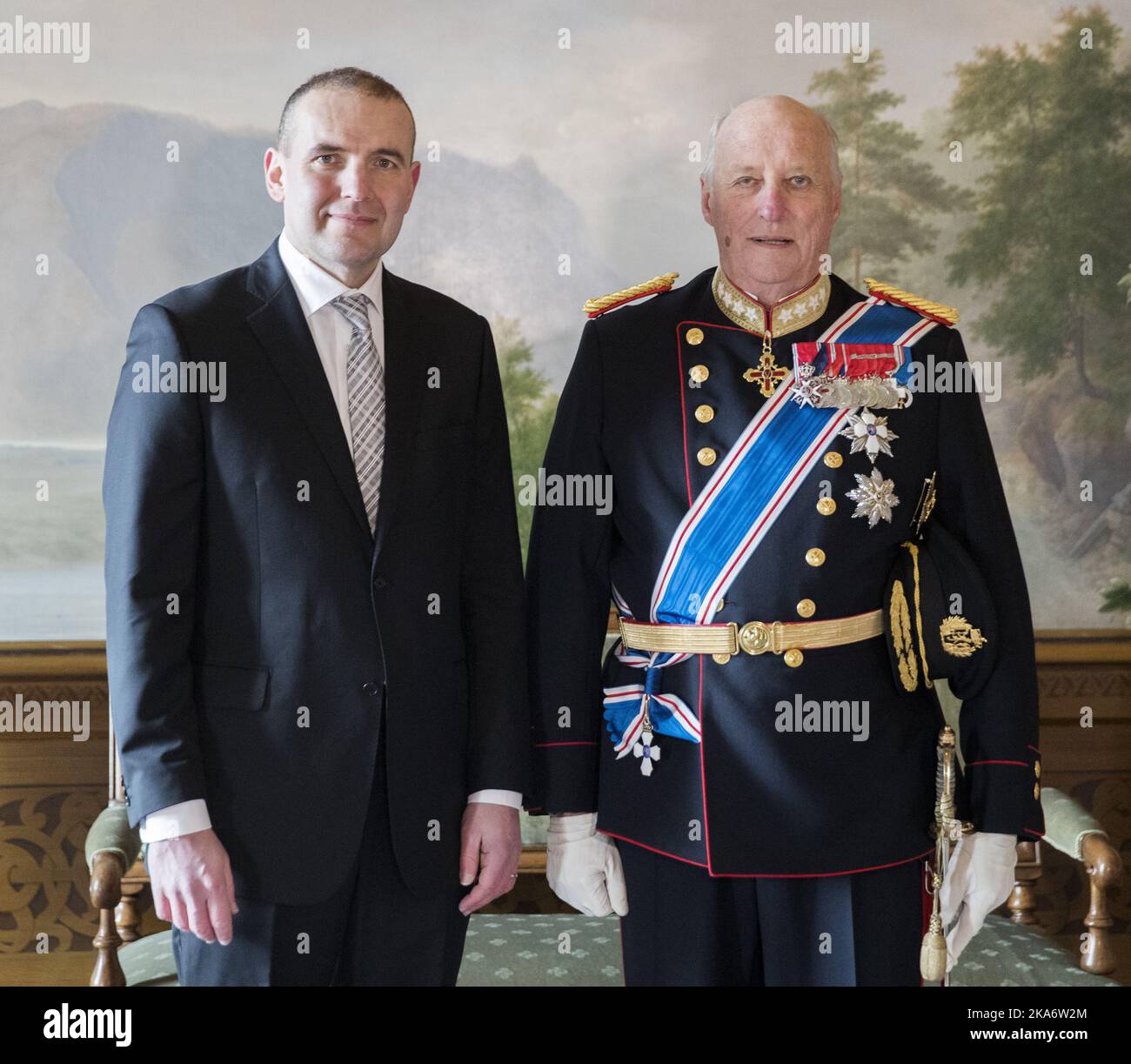 The royal couple visit iceland king harald hi-res stock photography and ...