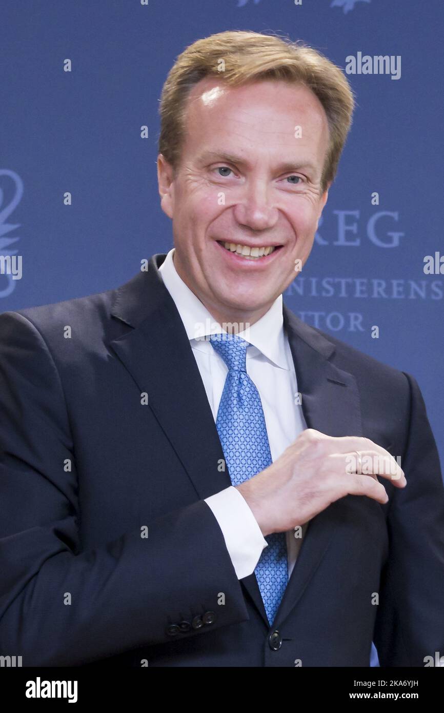 Norwegian Foreign Minister Borge Brende at press conference in Oslo, 15 ...