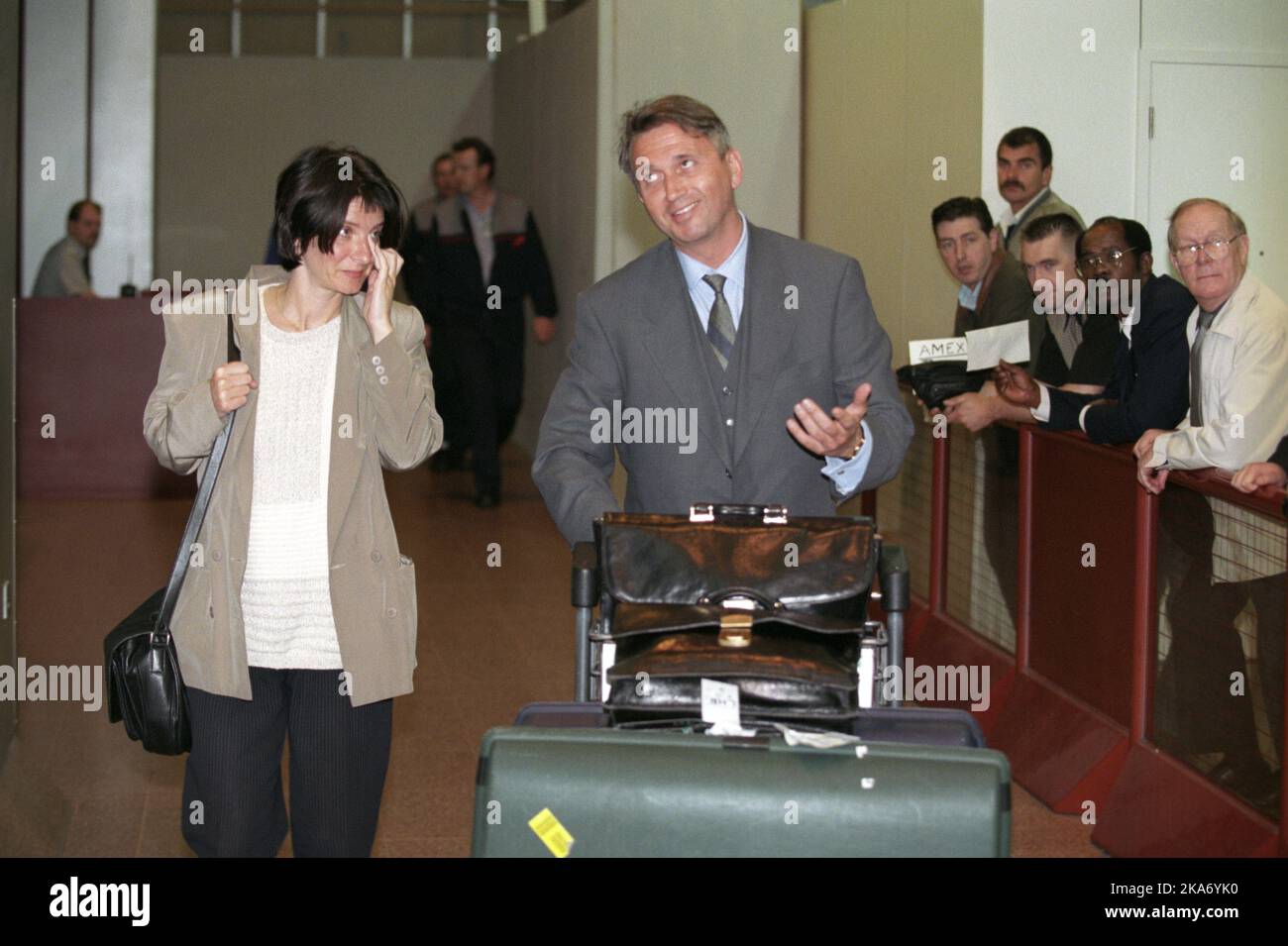 Terje Rod-Larsen and Mona Juul arrived late late in London late, but ...