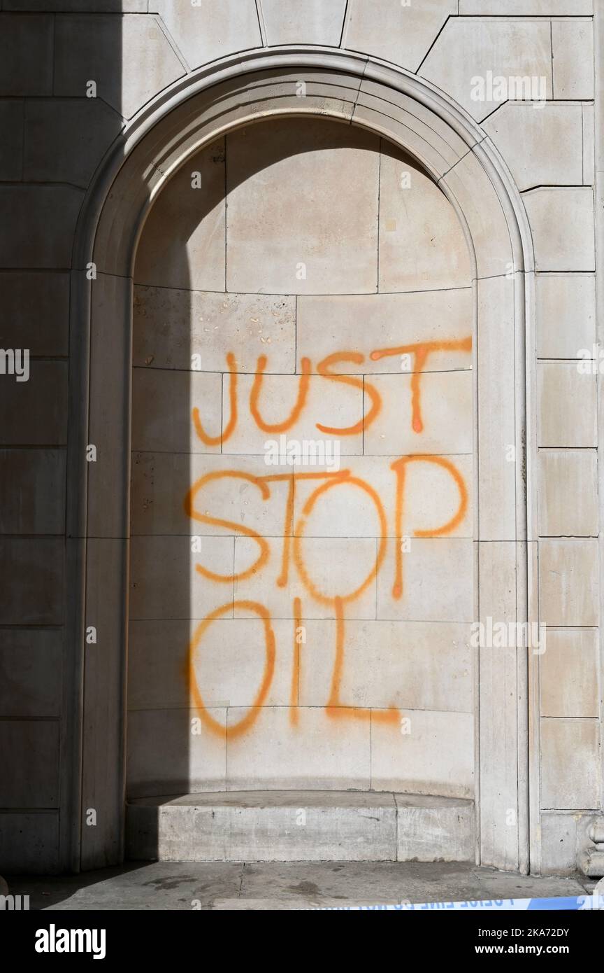 Just stop oil graffiti hi-res stock photography and images - Alamy