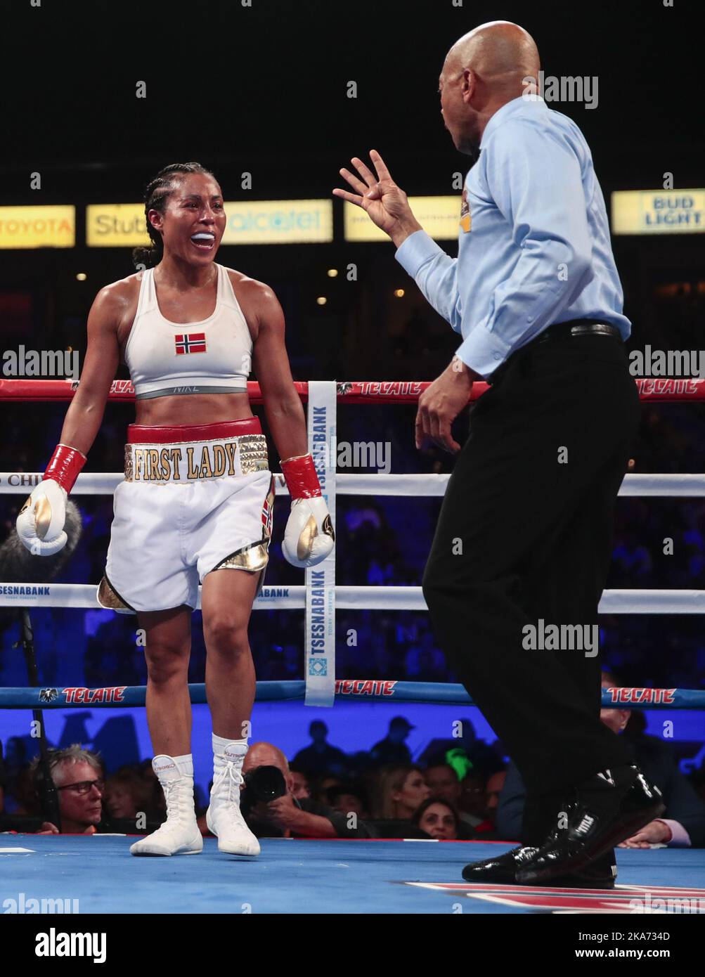 LOS ANGELES, USA 20180506. Boxer Cecilia Braekhus was struggling hard ...