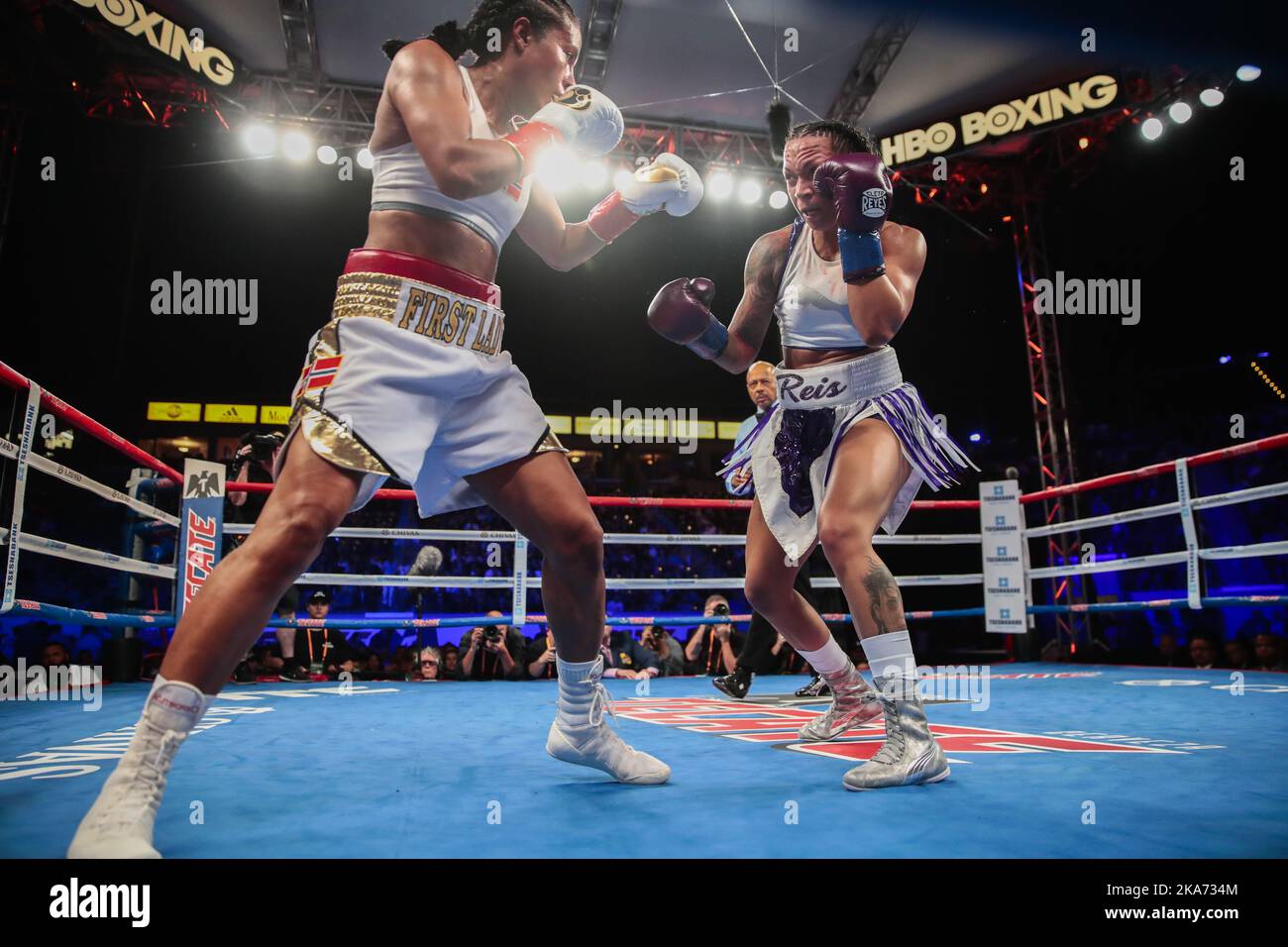LOS ANGELES, USA 20180506. Boxer Cecilia Braekhus was struggling hard ...