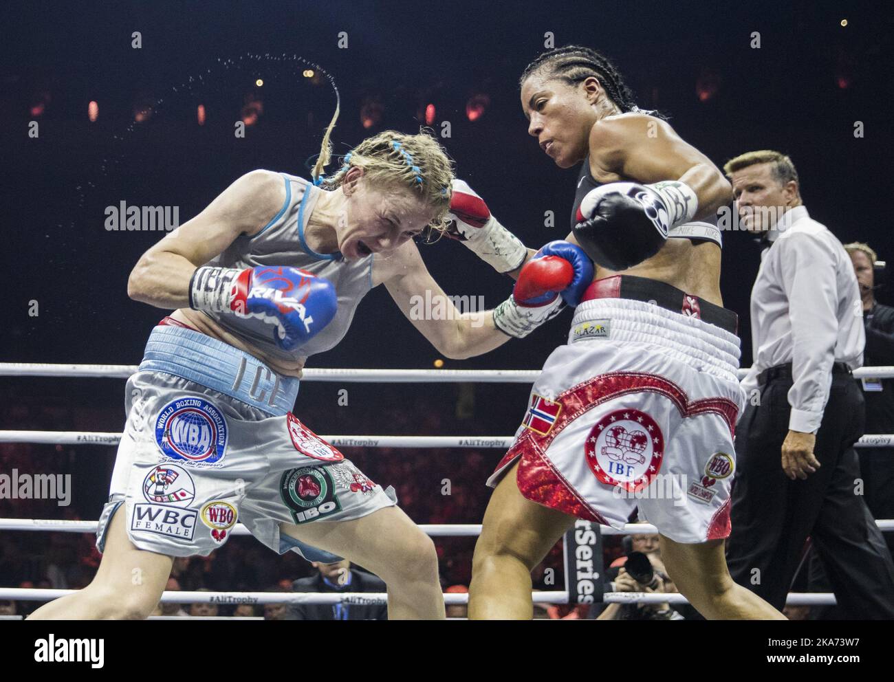 World boxing super series hi-res stock photography and images - Alamy