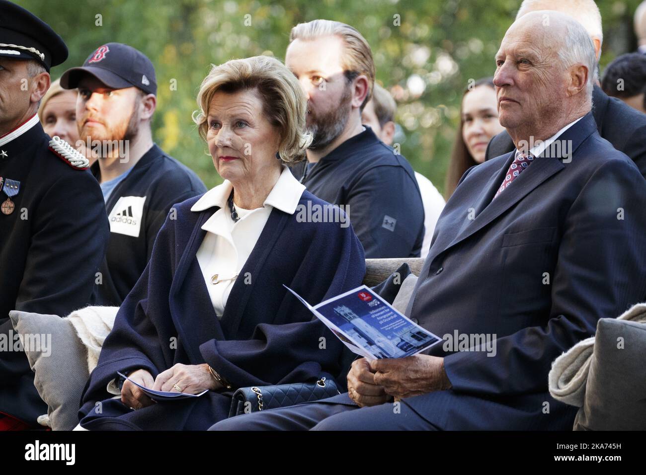 The staff band hi-res stock photography and images - Alamy