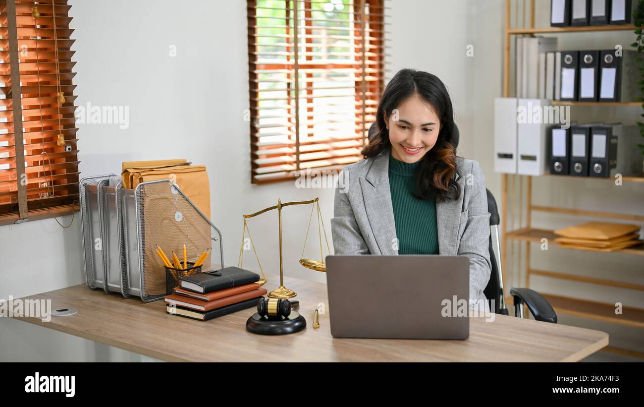 Female judge working in courtroom hi-res stock photography and images ...