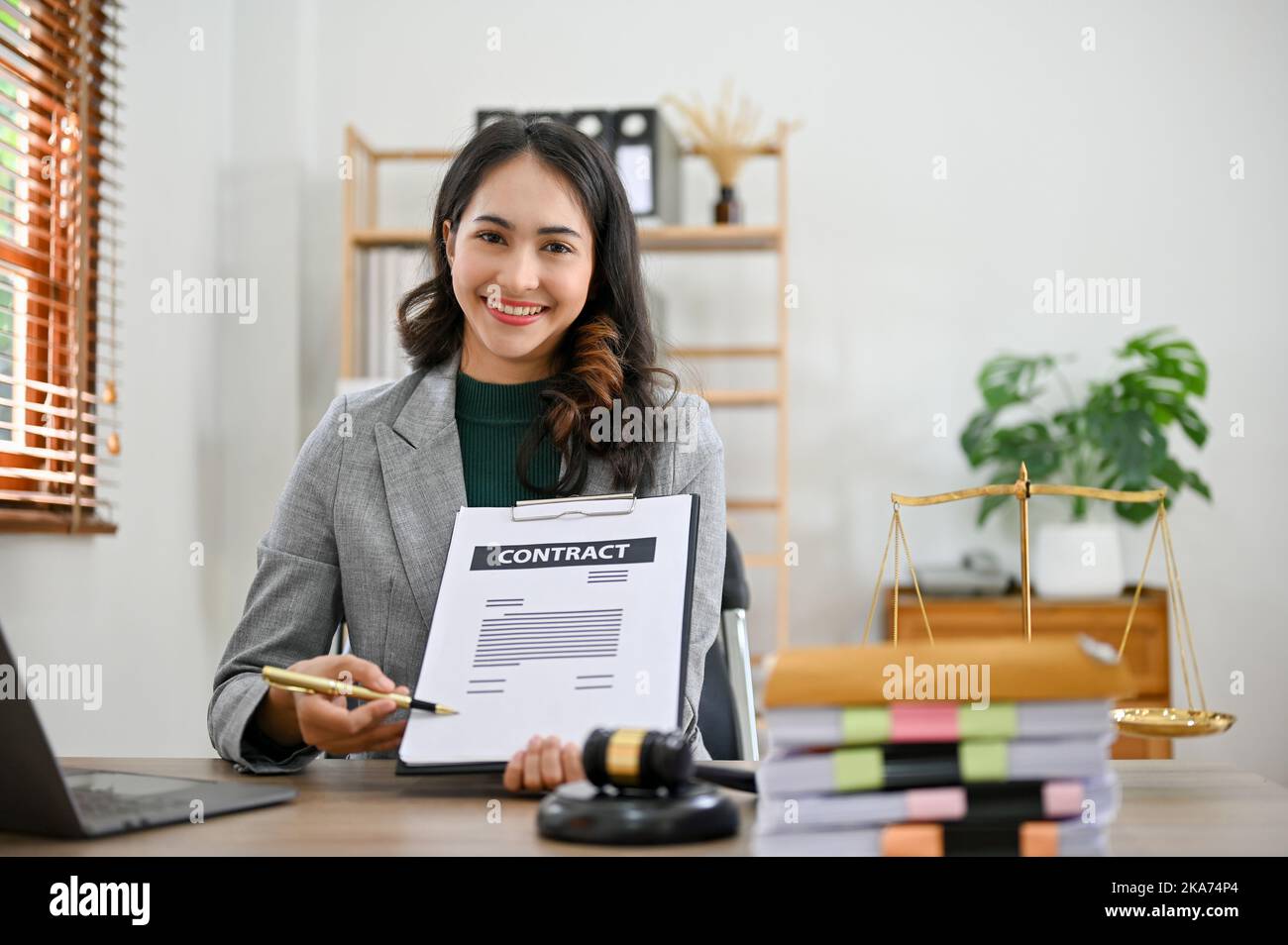 Document camera courtroom hi-res stock photography and images - Alamy
