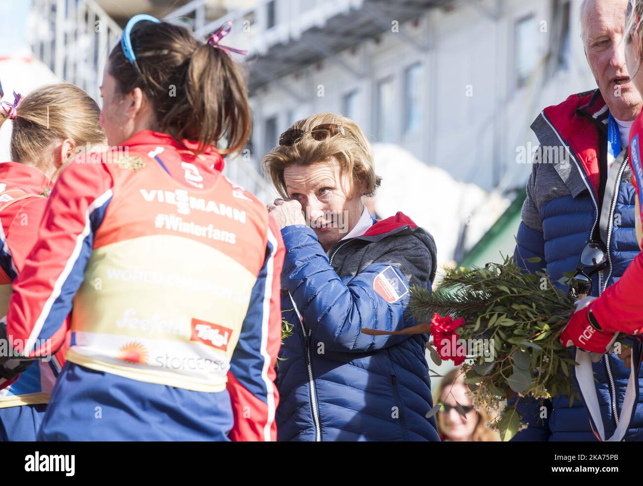 Seefeld, Austria 20190228. Queen Sonja meets the Norwegian runners from ...