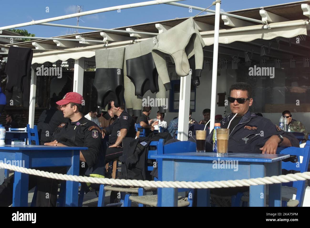 Ferry accident in Greece, Express Samina wrecked. Divers and rescuers ...