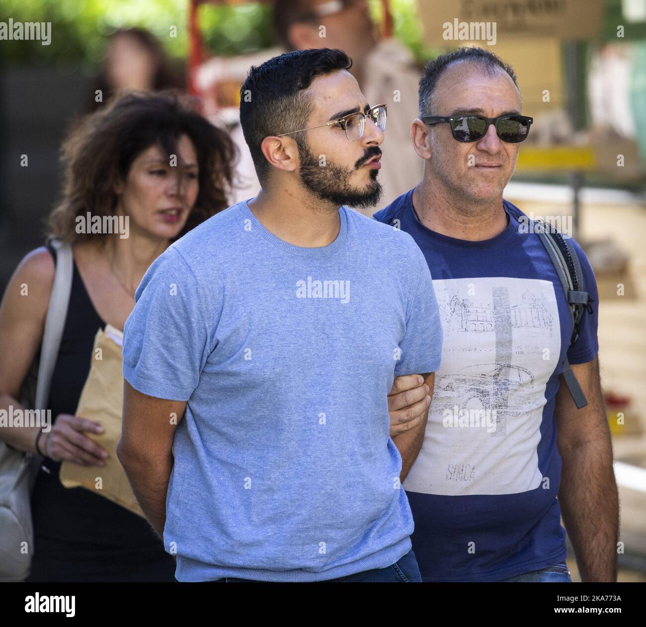 Tinder swindler hi-res stock photography and images - Alamy