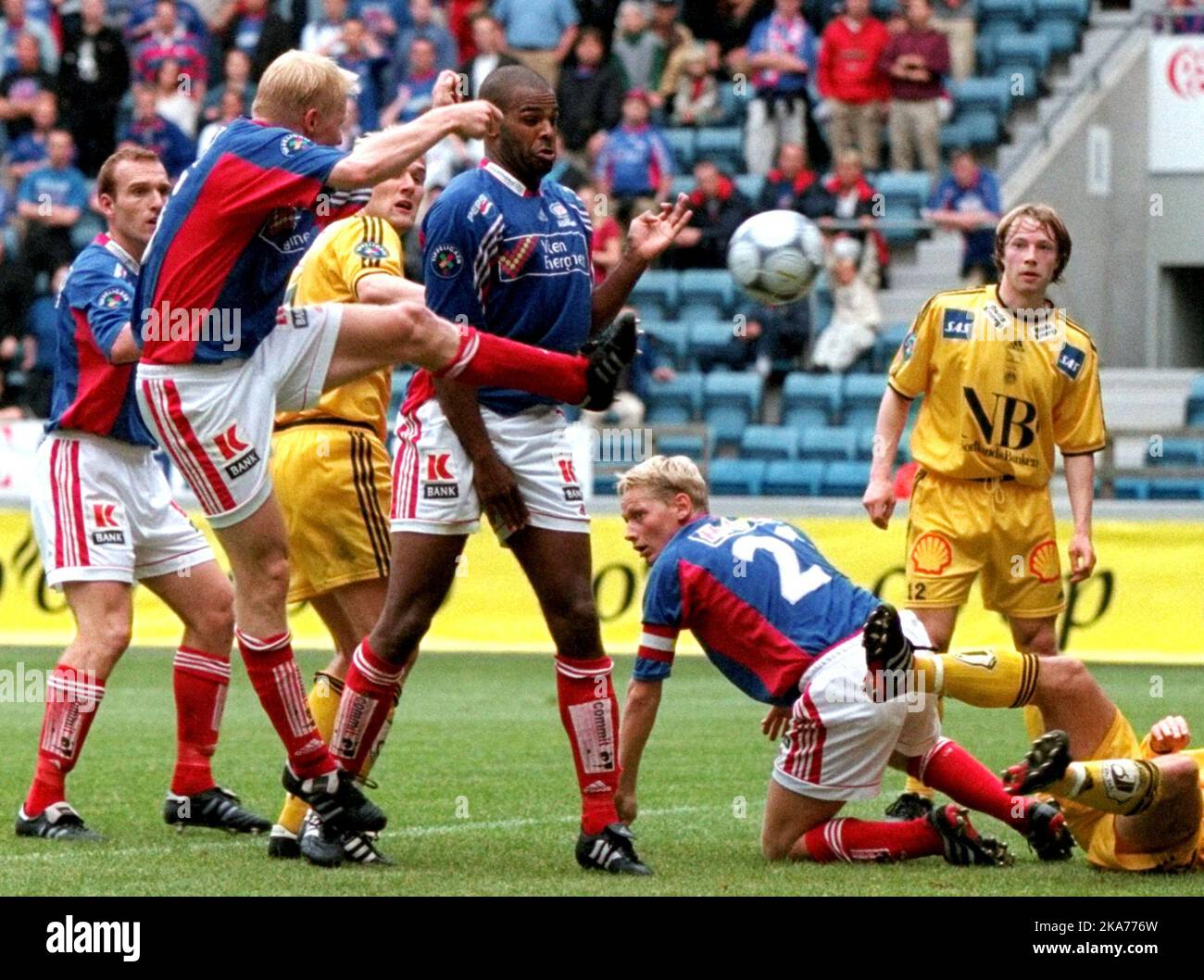 Aki Riihilahti, Pascal Simpson, Tom Henning Hovi (on the knees) and ...