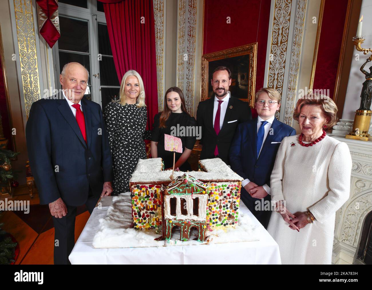 Kindergarten v hi-res stock photography and images - Alamy