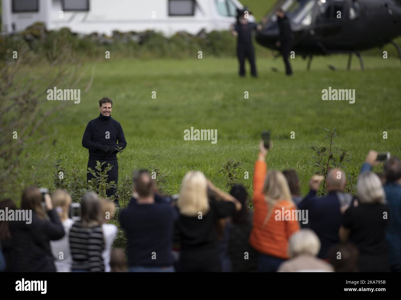 Mission impossible tom cruise stunts hi-res stock photography and ...