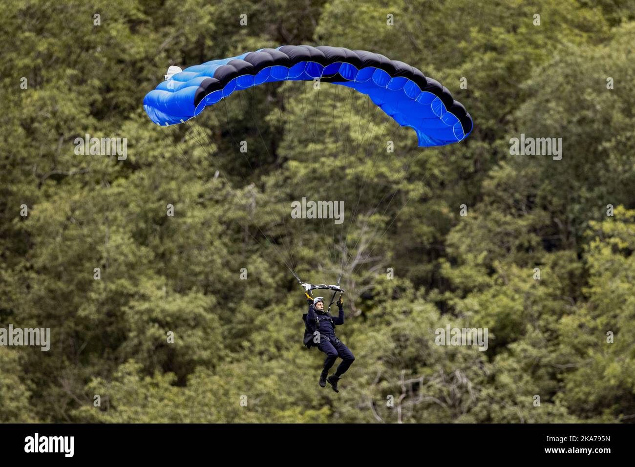 Mission impossible movie hi-res stock photography and images - Alamy