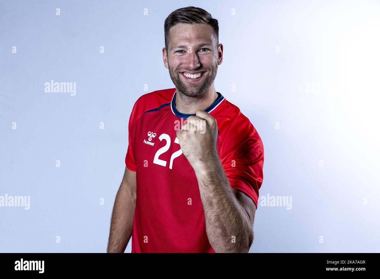 Oslo 20210709. The handball guys, team photo and portraits before the ...