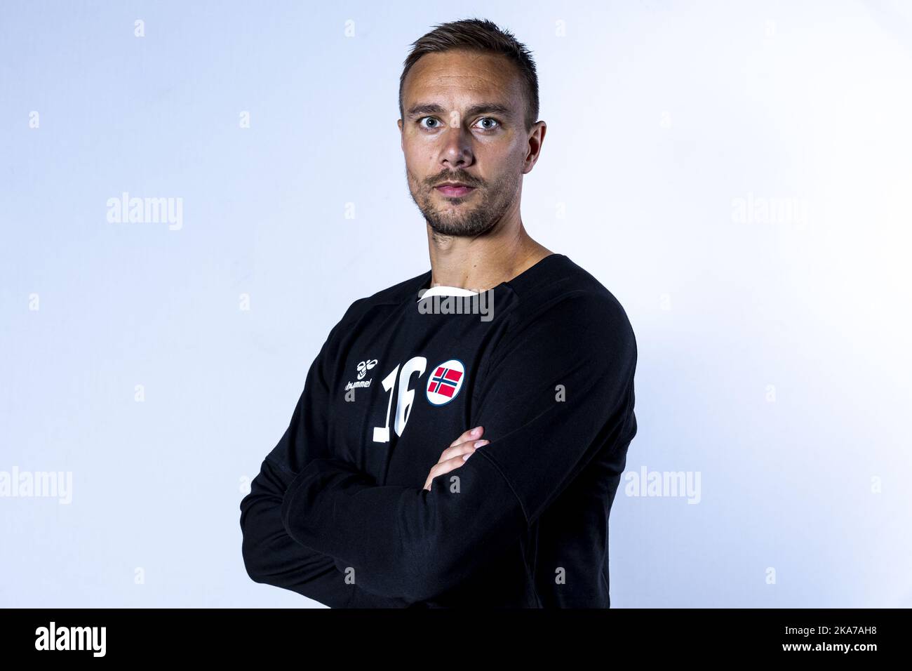 Oslo 20210709. The handball guys, team photo and portraits before the ...
