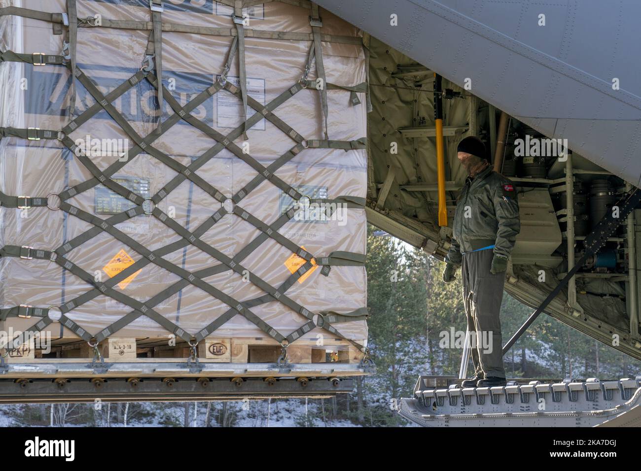 Oslo 20220303. The Norwegian Armed Forces sends anti-tank missiles to ...