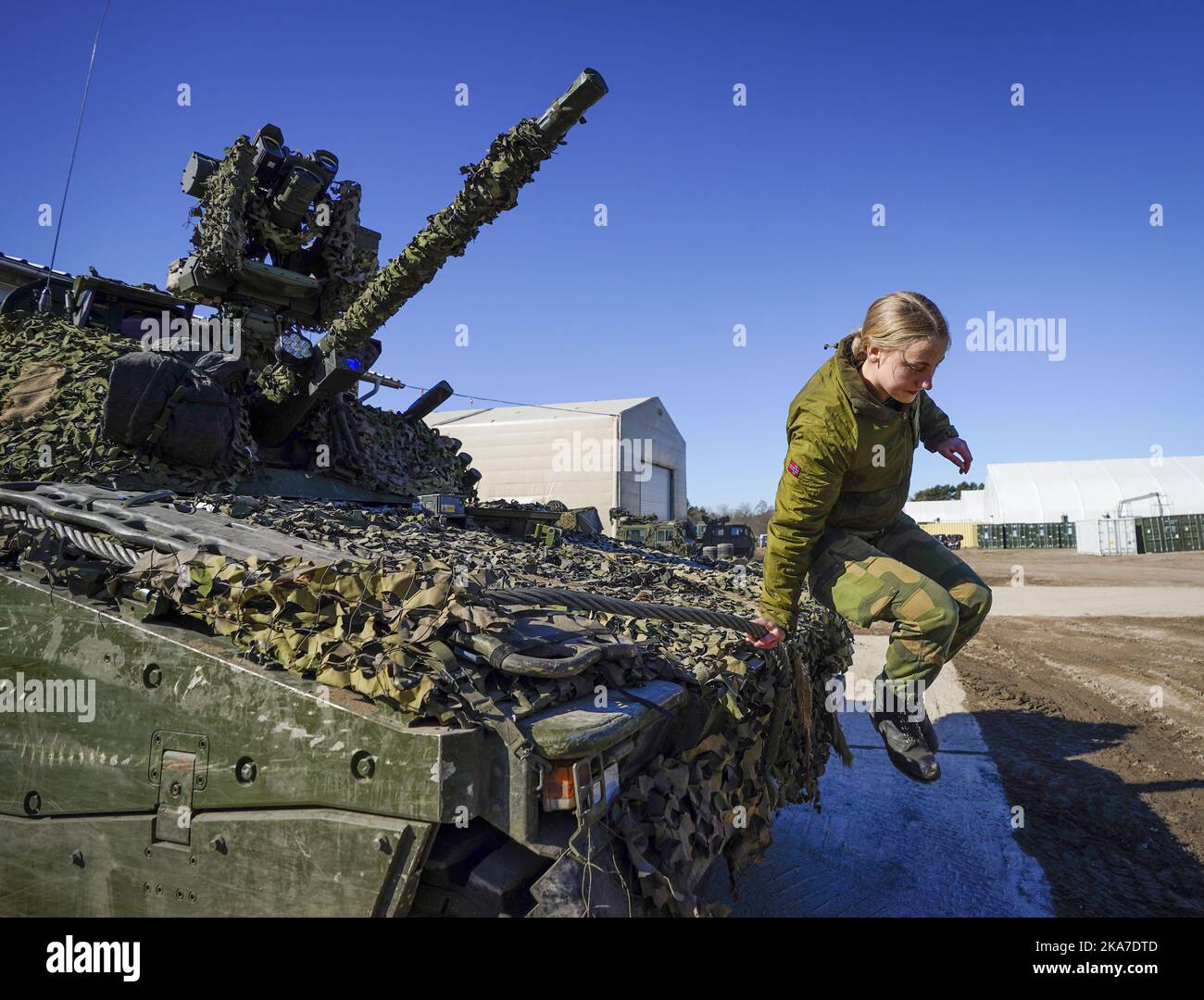 Norwegian soldiers female hi-res stock photography and images - Alamy