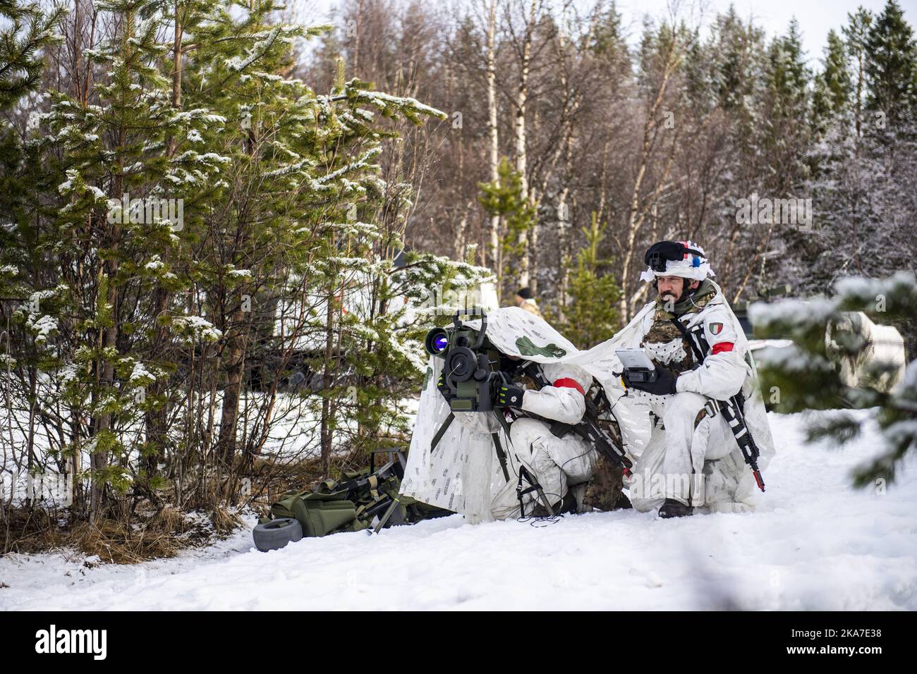 BrÃ¸stadbotn 20220324. Italian soldiers at an observation post outside ...