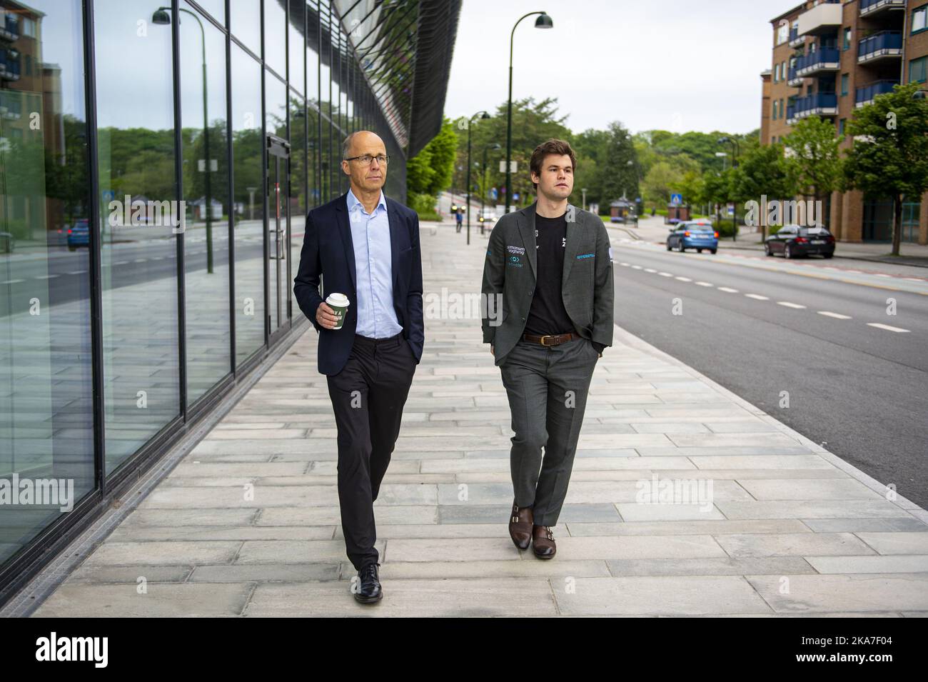 Stavanger 20220601. Magnus Carlsen together with father Henrik Albert ...