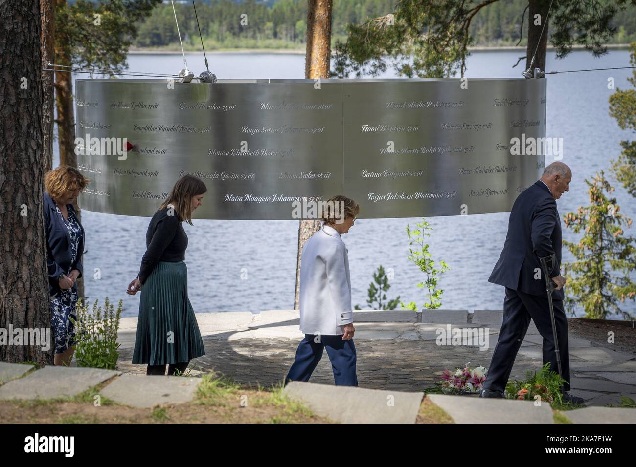 Hole 20220603. Queen Sonja and king Harald walks around the memorial on ...