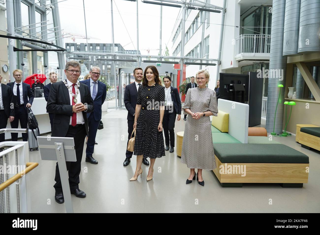 Oslo 20220610. Headmaster of the University of Oslo Svein Stoelen (left) receives Crown Princess ...