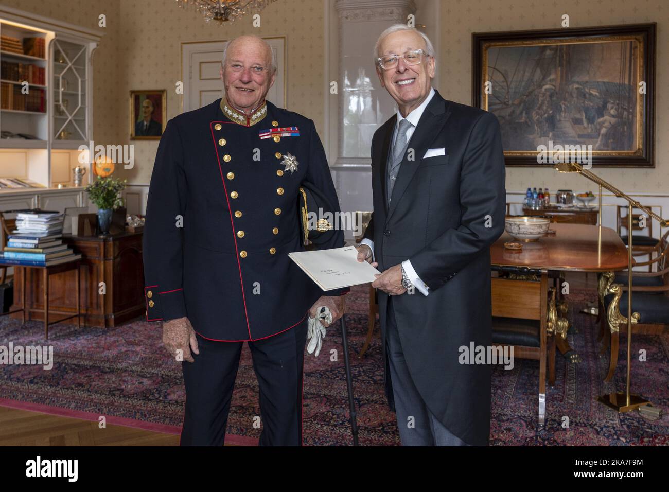 Oslo 20220616. King Harald receives the new US Ambassador Marc Bennet ...