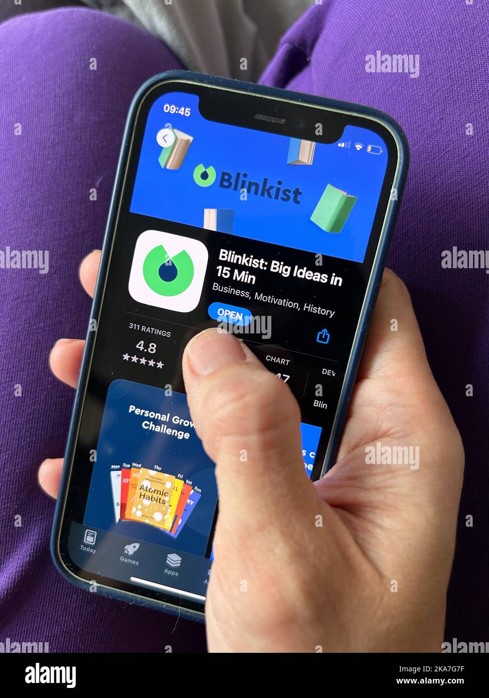 Book app apple logo hi-res stock photography and images - Alamy